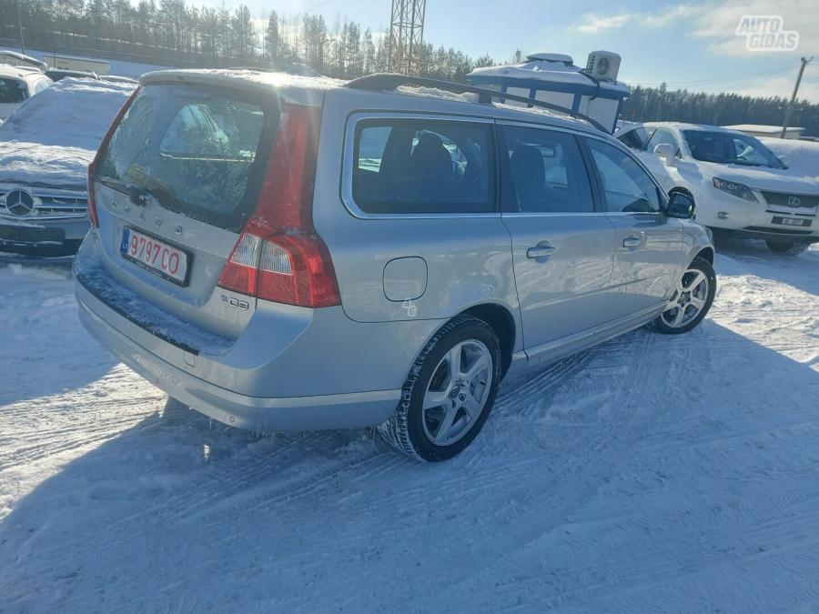 Volvo V70 2010 Viļņa, ar dzinēja tilpumu 2.00 L un nobraukumu 290 tūkst. km par 5500 €, foto 1 vietnē AUTOMOTO.COM.LV