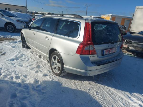Volvo V70 2010 in Vilnius, with an engine capacity of 2.00 L and mileage of 290 thousand km for 5500 €, photo 2 on AUTOMOTO.COM.LV