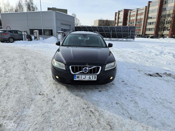 Volvo V70 2010 in Prienai, with an engine capacity of 2.40 L and mileage of 340 thousand km for 3000 €, photo 2 on AUTOMOTO.COM.LV