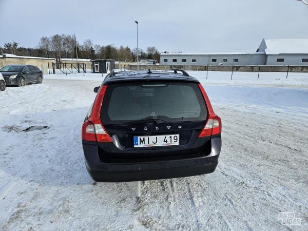 Volvo V70 2010 in Prienai, with an engine capacity of 2.40 L and mileage of 340 thousand km for 3000 €, photo 7 on AUTOMOTO.COM.LV