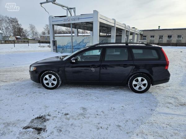 Volvo V70 2010 in Prienai, with an engine capacity of 2.40 L and mileage of 340 thousand km for 3000 €, photo 9 on AUTOMOTO.COM.LV