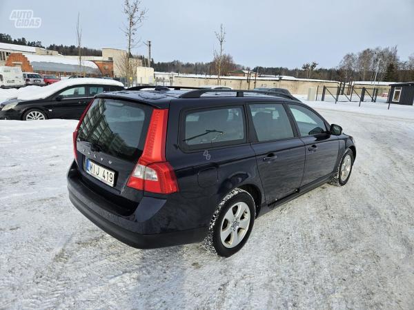 Volvo V70 2010 in Prienai, with an engine capacity of 2.40 L and mileage of 340 thousand km for 2750 €, photo 6 on AUTOMOTO.COM.LV