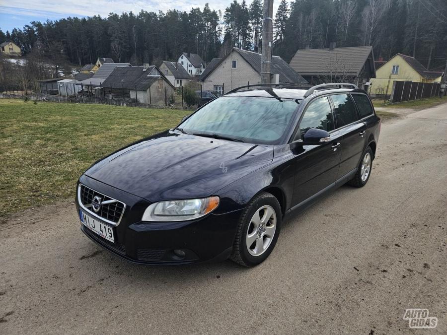 Volvo V70 2010 in Prienai, with an engine capacity of 2.40 L and mileage of 324 thousand km for 2500 €, photo 3 on AUTOMOTO.COM.LV