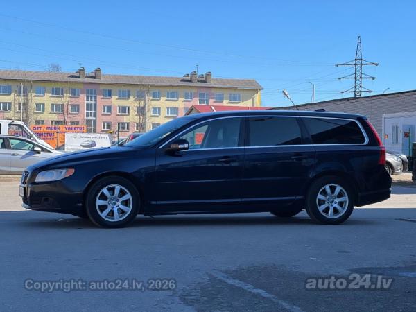 Volvo V70 2010 Narva, ar dzinēja tilpumu 1.60 L un nobraukumu 328 tūkst. km par 3999 €, foto 4 vietnē AUTOMOTO.COM.LV