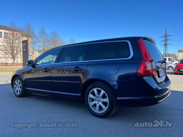 Volvo V70 2010 Narva, ar dzinēja tilpumu 1.60 L un nobraukumu 328 tūkst. km par 3999 €, foto 5 vietnē AUTOMOTO.COM.LV