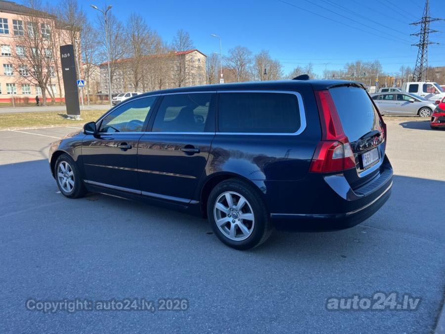 Volvo V70 2010 in Narva, with an engine capacity of 1.60 L and mileage of 328 thousand km for 3999 €, photo 17 on AUTOMOTO.COM.LV