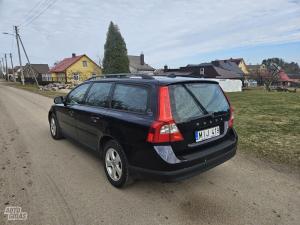Volvo V70 2010 in Prienai, with an engine capacity of 2.40 L and mileage of 314 thousand km for 2500 €, photo 8 on AUTOMOTO.COM.LV