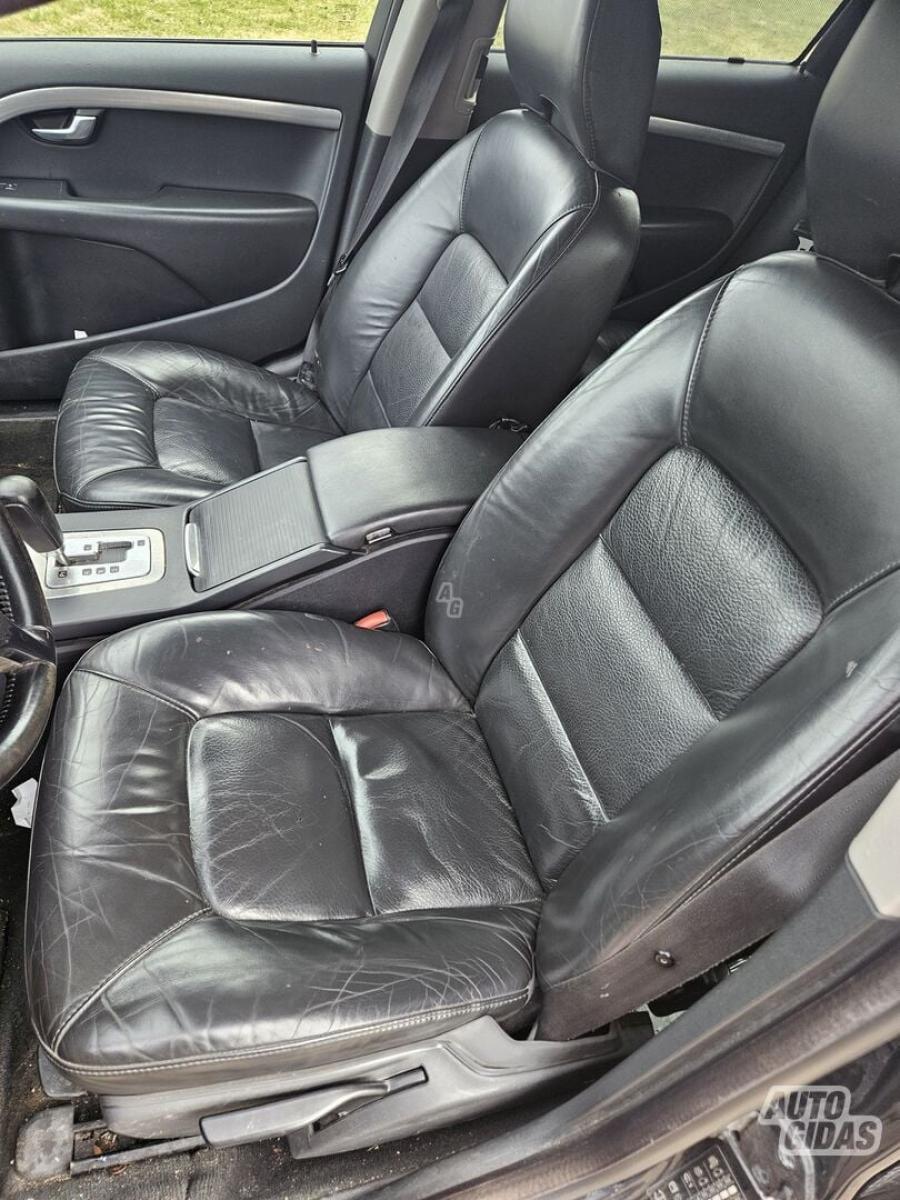 Volvo V70 2010 Prienai, ar dzinēja tilpumu 2.40 L un nobraukumu 324 tūkst. km par 2350 €, foto 9 vietnē AUTOMOTO.COM.LV