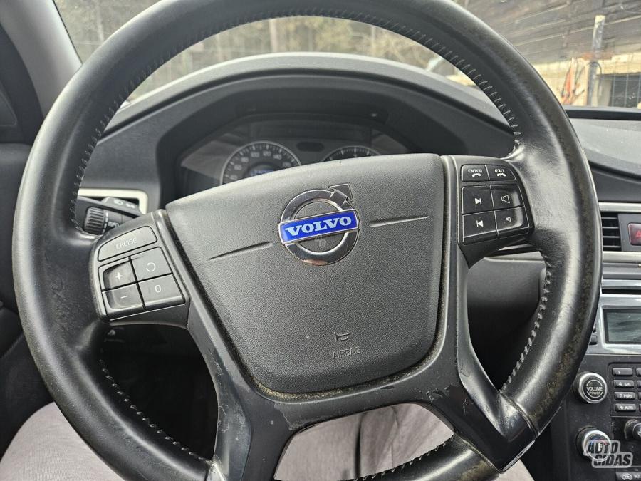 Volvo V70 2010 Prienai, ar dzinēja tilpumu 2.40 L un nobraukumu 324 tūkst. km par 2350 €, foto 11 vietnē AUTOMOTO.COM.LV