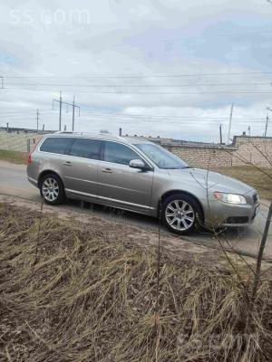 Volvo V70 2010 in Riga, with an engine capacity of 2.40 L and mileage of 264 thousand km for 4500 €, photo  on AUTOMOTO.COM.LV