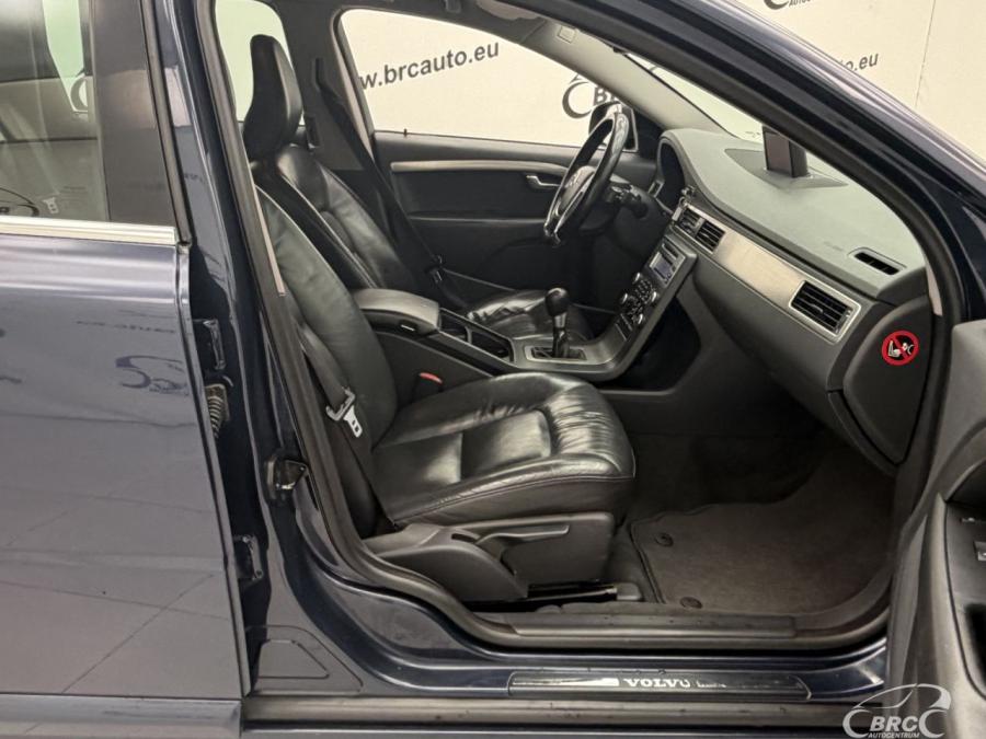 Volvo V70 2010 in Vilnius, with an engine capacity of 2.40 L and mileage of 472 thousand km for 4300 €, photo 5 on AUTOMOTO.COM.LV