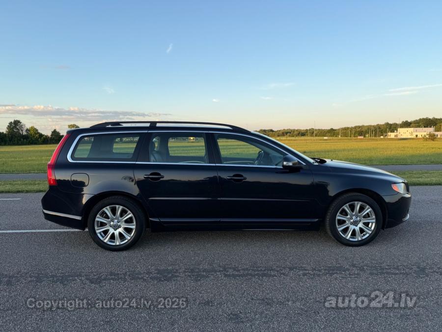 Volvo V70 2010 Tallina, ar dzinēja tilpumu 2.40 L un nobraukumu 377 tūkst. km par 5690 €, foto 11 vietnē AUTOMOTO.COM.LV