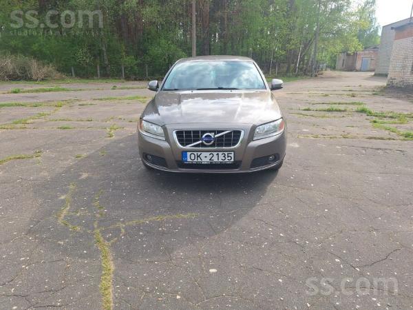 Volvo V70 2010 in Daugavpils, with an engine capacity of 2.00 L and mileage of 227 thousand km for 5200 €, photo 2 on AUTOMOTO.COM.LV