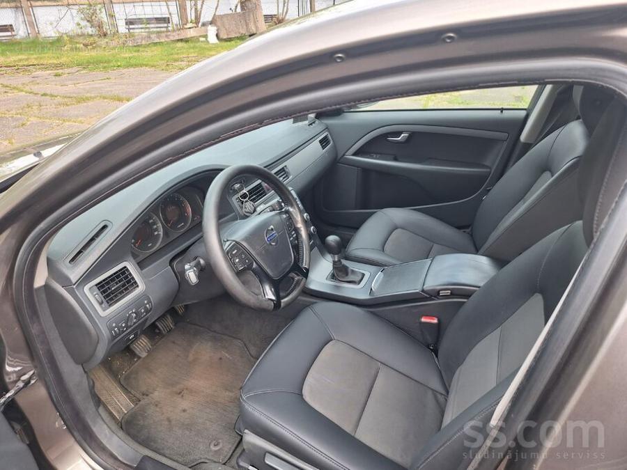 Volvo V70 2010 Daugavpils, ar dzinēja tilpumu 2.00 L un nobraukumu 227 tūkst. km par 5200 €, foto 18 vietnē AUTOMOTO.COM.LV