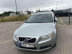 Volvo V70 2010 in Vilnius, with an engine capacity of 2.40 L and mileage of 288 thousand km for 4900 €, photo 5 on AUTOMOTO.COM.LV