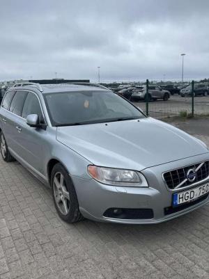 Volvo V70 2010 in Vilnius, with an engine capacity of 2.40 L and mileage of 288 thousand km for 4900 €, photo 6 on AUTOMOTO.COM.LV