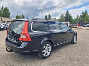 Volvo V70 2010 in Radviliskis, with an engine capacity of 2.40 L and mileage of 280 thousand km for 4650 €, photo 9 on AUTOMOTO.COM.LV