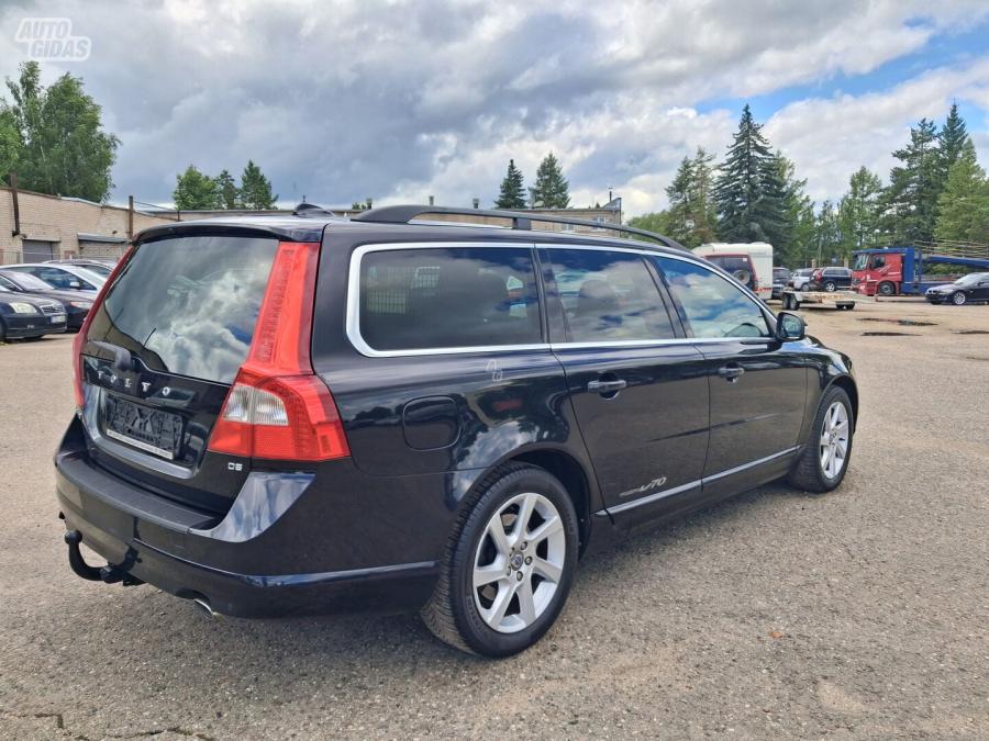 Volvo V70 2010 in Radviliskis, with an engine capacity of 2.40 L and mileage of 280 thousand km for 4650 €, photo 9 on AUTOMOTO.COM.LV