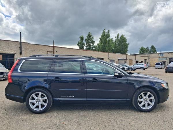 Volvo V70 2010 in Radviliskis, with an engine capacity of 2.40 L and mileage of 280 thousand km for 4650 €, photo 9 on AUTOMOTO.COM.LV