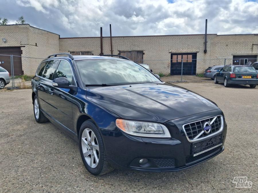 Volvo V70 2010 in Radviliskis, with an engine capacity of 2.40 L and mileage of 280 thousand km for 4650 €, photo 12 on AUTOMOTO.COM.LV