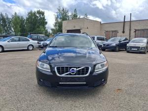 Volvo V70 2010 in Radviliskis, with an engine capacity of 2.40 L and mileage of 280 thousand km for 4650 €, photo 13 on AUTOMOTO.COM.LV