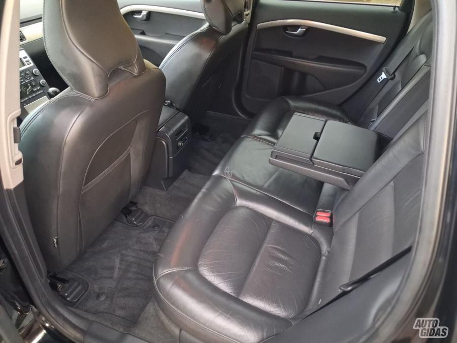 Volvo V70 2010 in Radviliskis, with an engine capacity of 2.40 L and mileage of 280 thousand km for 4650 €, photo 17 on AUTOMOTO.COM.LV