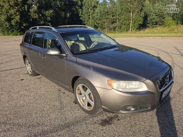 Volvo V70 2010 in Vilnius, with an engine capacity of 2.00 L and mileage of 360 thousand km for 3450 €, photo 3 on AUTOMOTO.COM.LV