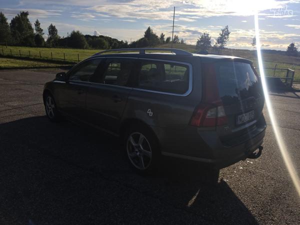 Volvo V70 2010 in Vilnius, with an engine capacity of 2.00 L and mileage of 360 thousand km for 3450 €, photo 5 on AUTOMOTO.COM.LV