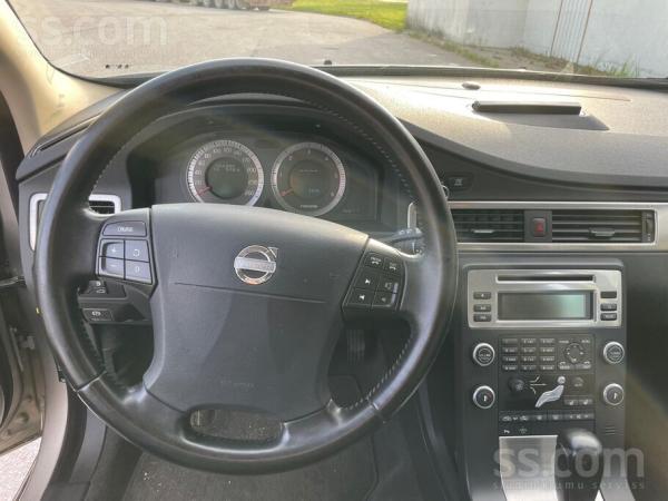 Volvo V70 2010 in Saldus, with an engine capacity of 2.40 L and mileage of 267 thousand km for 5000 €, photo 5 on AUTOMOTO.COM.LV