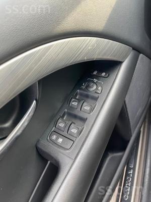Volvo V70 2010 in Saldus, with an engine capacity of 2.40 L and mileage of 267 thousand km for 5000 €, photo 8 on AUTOMOTO.COM.LV