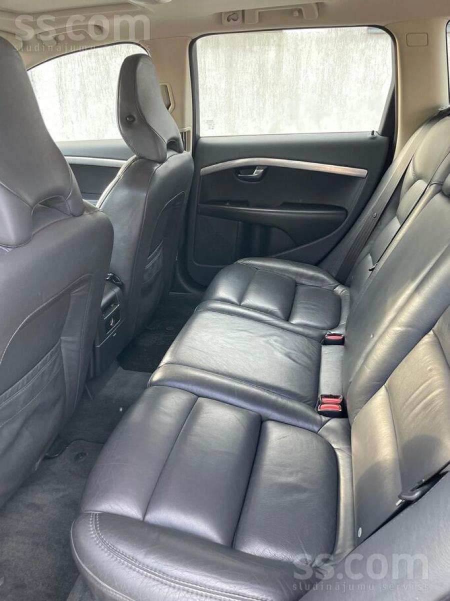 Volvo V70 2010 in Saldus, with an engine capacity of 2.40 L and mileage of 267 thousand km for 5000 €, photo 10 on AUTOMOTO.COM.LV