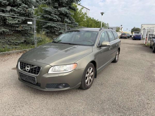 Volvo V70 2010 in Marijampole, with an engine capacity of 1.56 L and mileage of 255 thousand km for 2050 €, photo 1 on AUTOMOTO.COM.LV