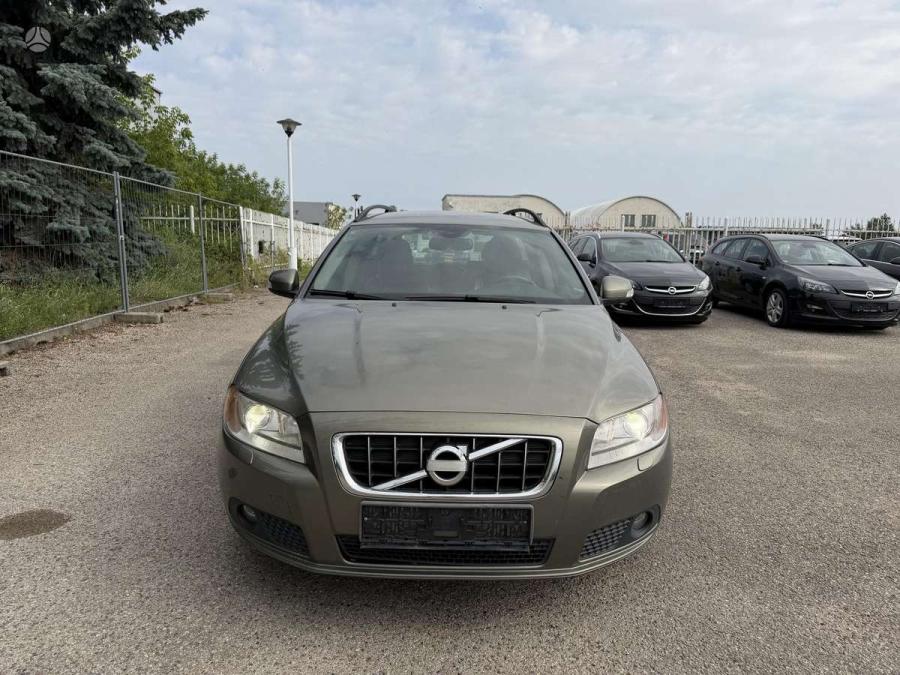 Volvo V70 2010 in Marijampole, with an engine capacity of 1.56 L and mileage of 255 thousand km for 2050 €, photo 3 on AUTOMOTO.COM.LV