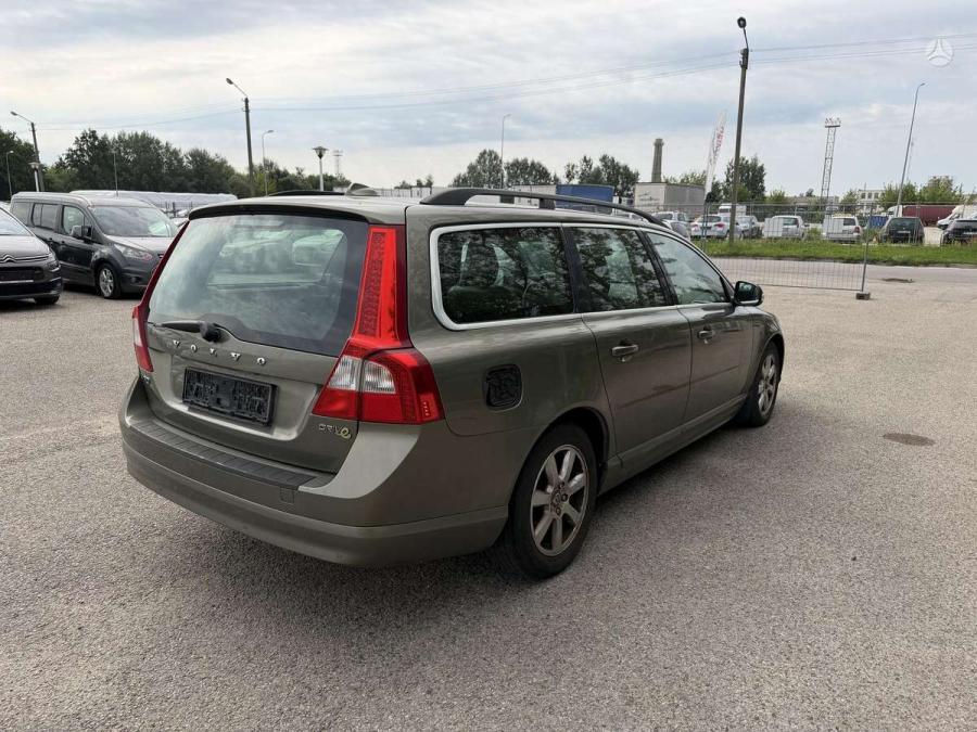 Volvo V70 2010 in Marijampole, with an engine capacity of 1.56 L and mileage of 255 thousand km for 2050 €, photo 6 on AUTOMOTO.COM.LV