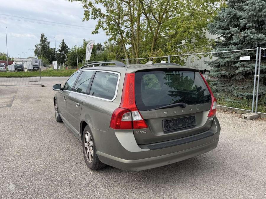 Volvo V70 2010 in Marijampole, with an engine capacity of 1.56 L and mileage of 255 thousand km for 2050 €, photo 7 on AUTOMOTO.COM.LV