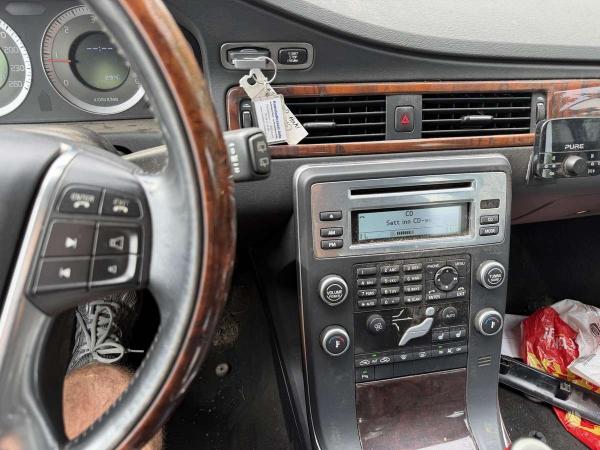 Volvo V70 2010 in Marijampole, with an engine capacity of 1.56 L and mileage of 255 thousand km for 2050 €, photo 9 on AUTOMOTO.COM.LV