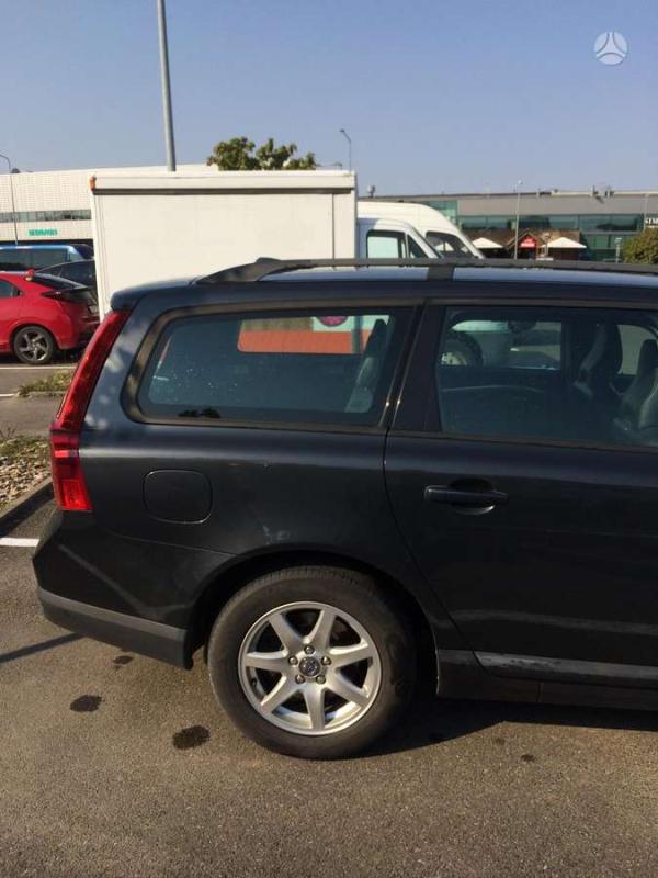 Volvo V70 2010 in Vilnius, with an engine capacity of 2.00 L and mileage of 272 thousand km for 3950 €, photo 4 on AUTOMOTO.COM.LV