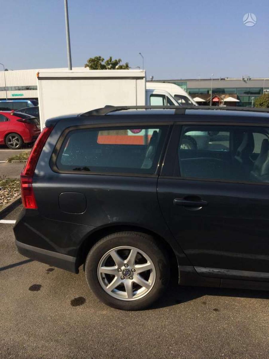Volvo V70 2010 in Vilnius, with an engine capacity of 2.00 L and mileage of 272 thousand km for 3950 €, photo 5 on AUTOMOTO.COM.LV