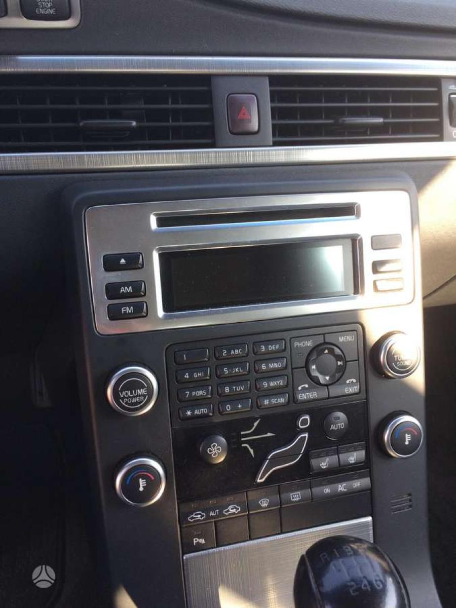Volvo V70 2010 in Vilnius, with an engine capacity of 2.00 L and mileage of 272 thousand km for 3950 €, photo 8 on AUTOMOTO.COM.LV