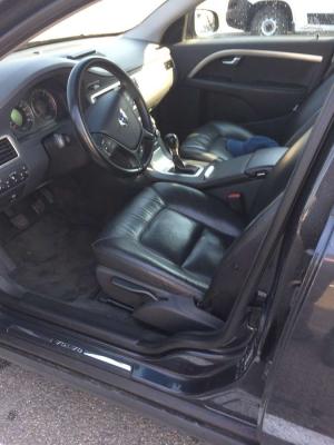 Volvo V70 2010 in Vilnius, with an engine capacity of 2.00 L and mileage of 272 thousand km for 3950 €, photo 9 on AUTOMOTO.COM.LV