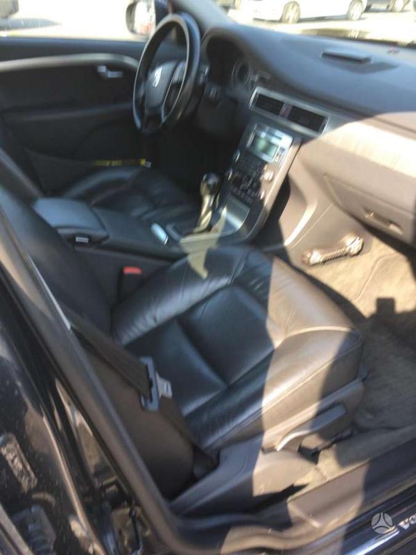 Volvo V70 2010 in Vilnius, with an engine capacity of 2.00 L and mileage of 272 thousand km for 3950 €, photo 10 on AUTOMOTO.COM.LV