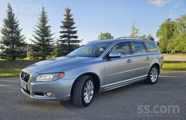 Volvo V70 2011 Rīga, ar dzinēja tilpumu 2.00 L un nobraukumu 0 tūkst. km par 850 €, foto 1 vietnē AUTOMOTO.COM.LV