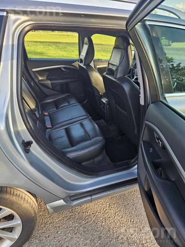 Volvo V70 2011 Rīga, ar dzinēja tilpumu 2.00 L un nobraukumu 0 tūkst. km par 850 €, foto 10 vietnē AUTOMOTO.COM.LV