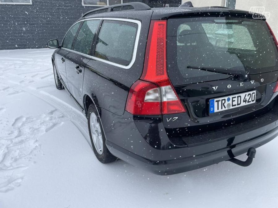 Volvo V70 2011 Viļņa, ar dzinēja tilpumu 2.00 L un nobraukumu 289 tūkst. km par 5500 €, foto 4 vietnē AUTOMOTO.COM.LV