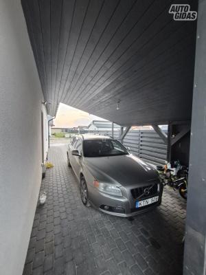 Volvo V70 2011 in Klaipeda, with an engine capacity of 2.00 L and mileage of 290 thousand km for 4350 €, photo  on AUTOMOTO.COM.LV