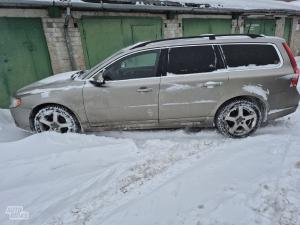 Volvo V70 2011 in Klaipeda, with an engine capacity of 2.00 L and mileage of 290 thousand km for 4350 €, photo 4 on AUTOMOTO.COM.LV