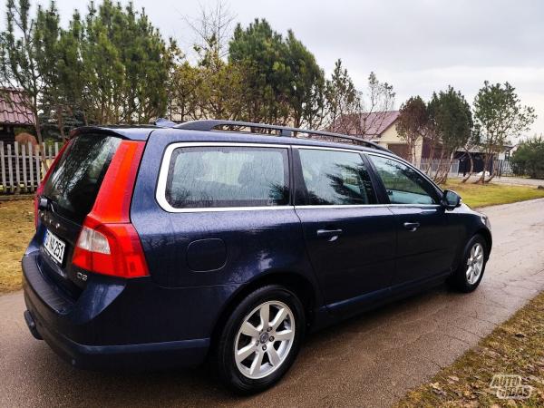 Volvo V70 2011 in Mazeikiai, with an engine capacity of 2.00 L and mileage of 236 thousand km for 4800 €, photo 8 on AUTOMOTO.COM.LV