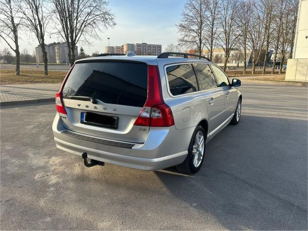 Volvo V70 2011 in Kaunas, with an engine capacity of 2.00 L and mileage of 322 thousand km for 6000 €, photo 7 on AUTOMOTO.COM.LV