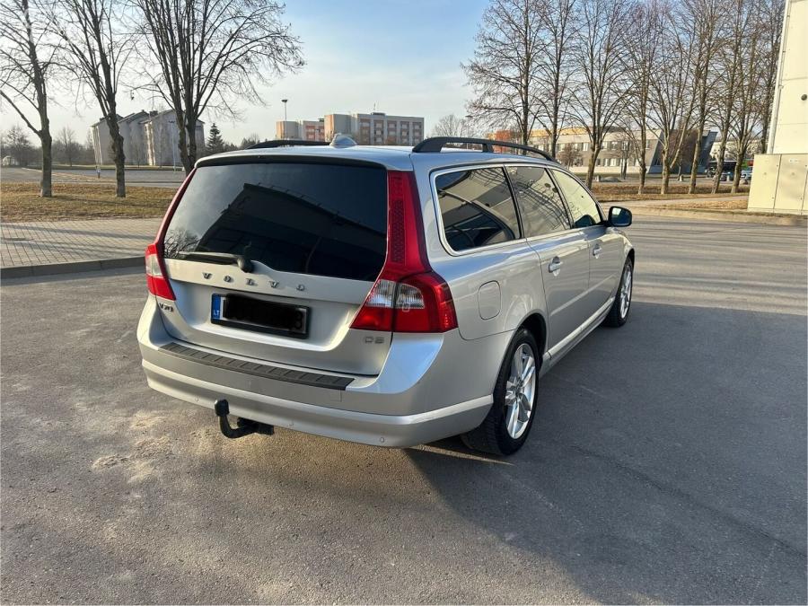 Volvo V70 2011 Kauņa, ar dzinēja tilpumu 2.00 L un nobraukumu 322 tūkst. km par 6000 €, foto 7 vietnē AUTOMOTO.COM.LV