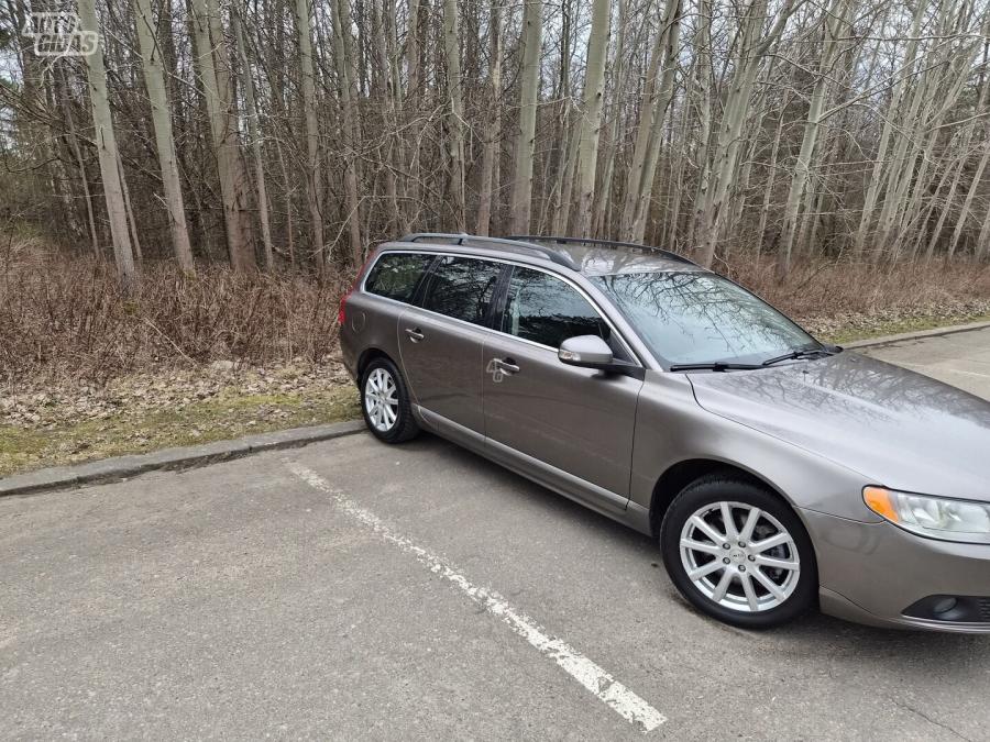 Volvo V70 2011 Klaipėda, ar dzinēja tilpumu 20.00 L un nobraukumu 316 tūkst. km par 5200 €, foto 4 vietnē AUTOMOTO.COM.LV